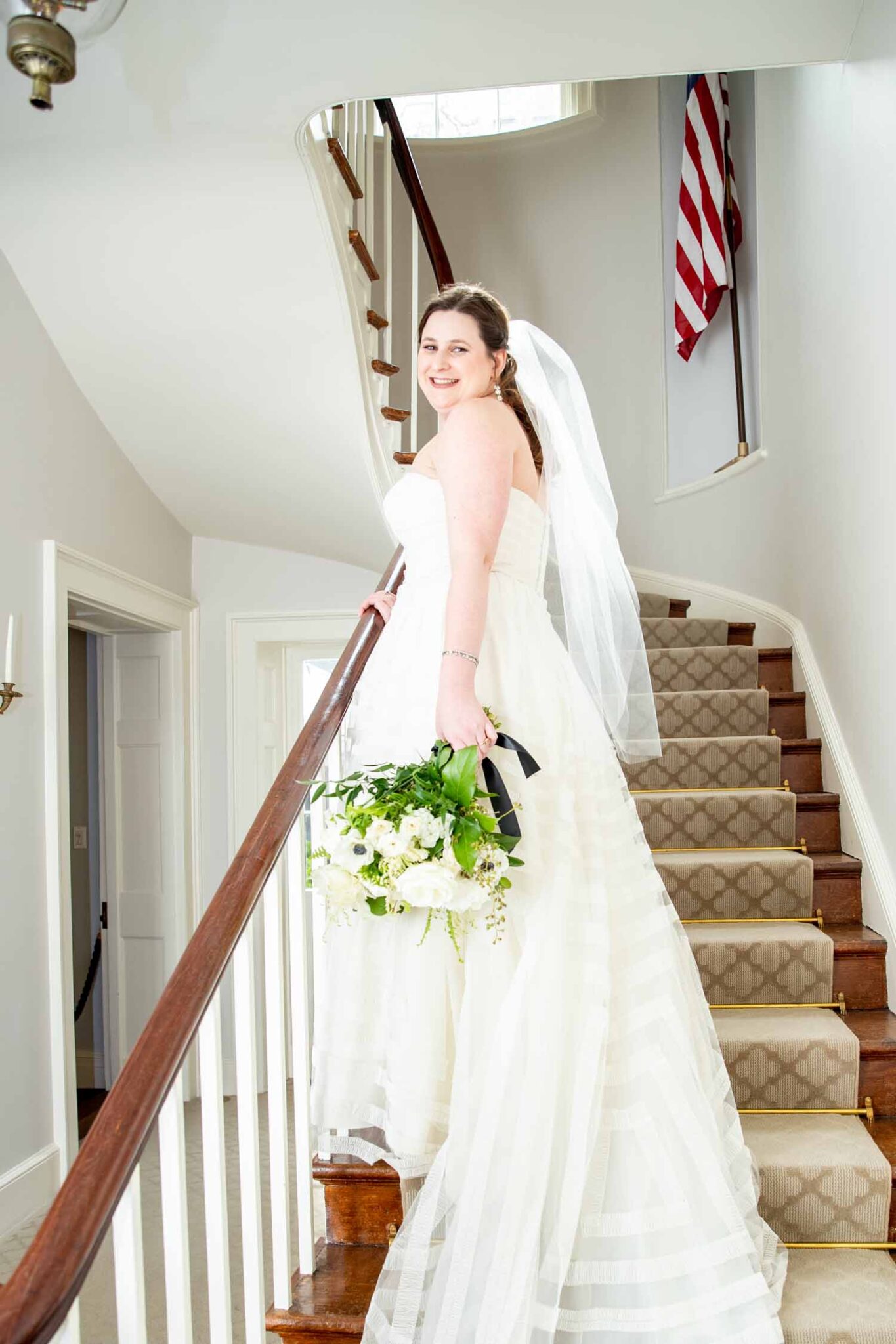 Chic Decatur House Spring Wedding with Black and White Details ...