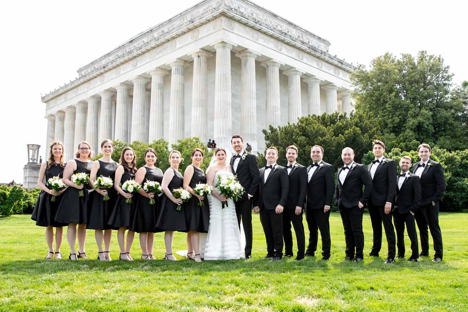 Chic Decatur House Spring Wedding with Black and White Details ...