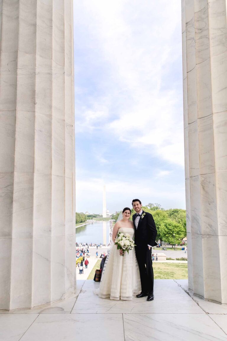 Chic Decatur House Spring Wedding with Black and White Details ...